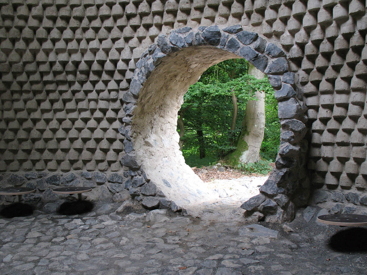 Cúpula pública de adobe de Gernot Minke - EcoHabitar