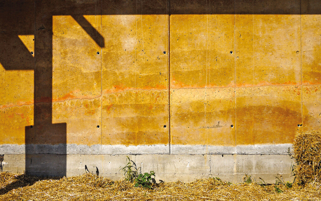 Construir con tierra vertida - EcoHabitar